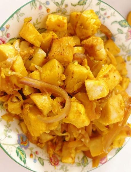 炒馒头块怎么不粘锅_炒馒头块的家常做法窍门-第1张图片-山城妙识