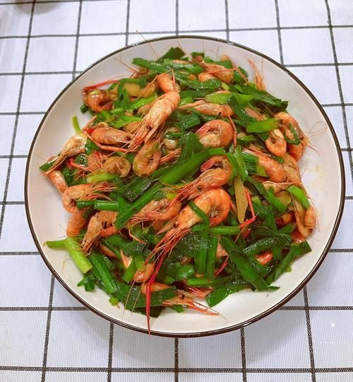 怎样炒河虾好吃窍门_河虾怎么炒才鲜嫩不腥-第1张图片-山城妙识