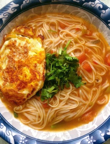 番茄酸汤面怎么做好吃_家常番茄酸汤面做法-第1张图片-山城妙识