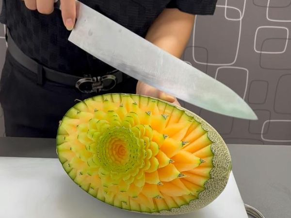 哈蜜瓜怎么切_哈蜜瓜切法视频教程-第2张图片-山城妙识