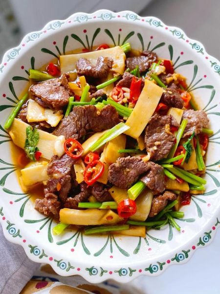 菜笋怎么炒好吃_菜笋的家常做法步骤-第1张图片-山城妙识