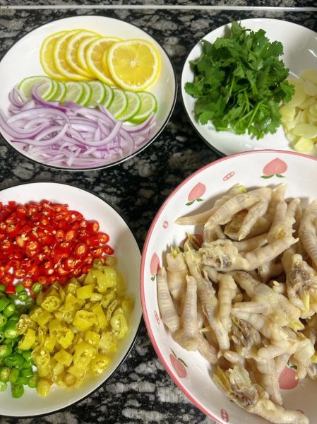 柠檬泡椒鸡爪怎么做_酸辣爽口秘诀-第3张图片-山城妙识