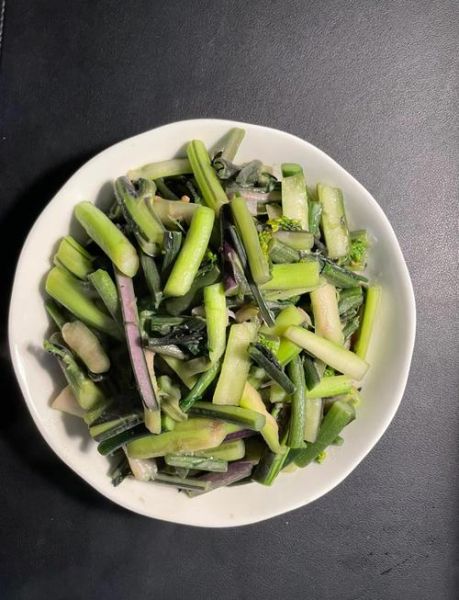 红菜苔怎么炒好吃_红菜苔做法大全图解-第1张图片-山城妙识