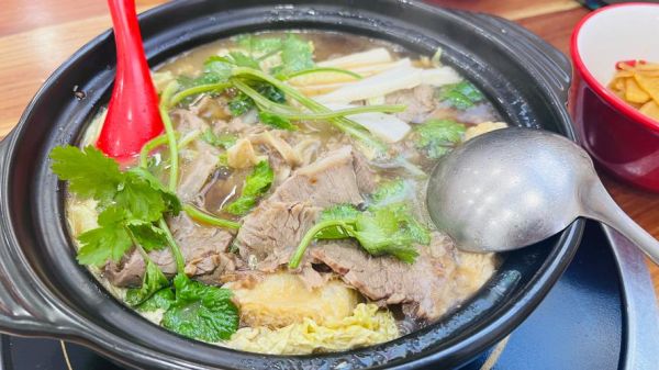 牛肉砂锅怎么做才嫩_牛肉砂锅炖多久最好吃-第1张图片-山城妙识