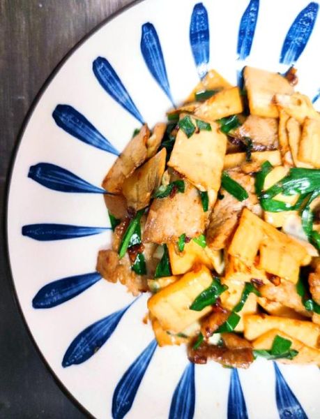 五花肉烧冬笋怎么做_五花肉烧冬笋需要焯水吗-第1张图片-山城妙识