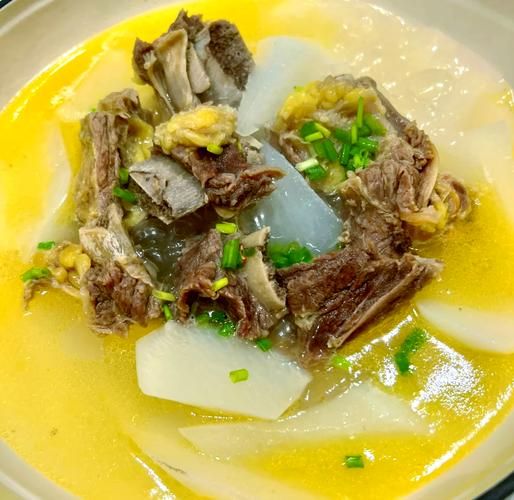 白萝卜炖牛排骨汤怎么做_白萝卜炖牛排骨汤要焯水吗-第1张图片-山城妙识