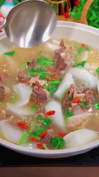 白萝卜炖牛排骨汤怎么做_白萝卜炖牛排骨汤要焯水吗-第2张图片-山城妙识