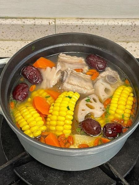 玉米龙骨汤怎么做_龙骨汤炖多久才软烂-第2张图片-山城妙识