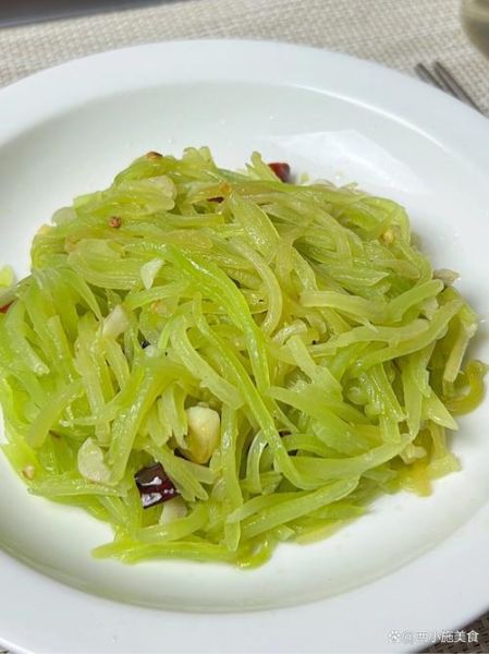 莴笋丝怎么炒好吃_莴笋丝焯水几分钟-第2张图片-山城妙识 莴笋丝怎么炒好吃_莴笋丝焯水几分钟-第2张图片-山城妙识