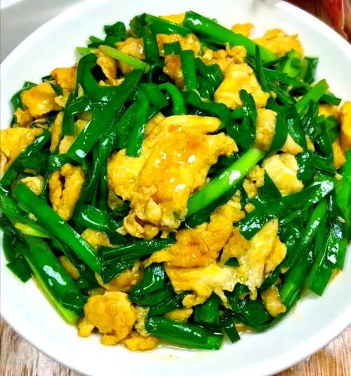 鸡蛋炒韭菜怎么做_韭菜炒鸡蛋先放哪个-第1张图片-山城妙识