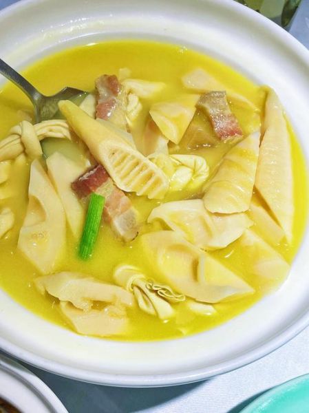 咸肉冬笋汤怎么做_咸肉冬笋汤的家常做法-第2张图片-山城妙识 咸肉冬笋汤怎么做_咸肉冬笋汤的家常做法-第2张图片-山城妙识