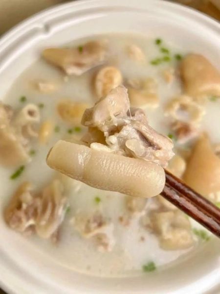 猪蹄煲汤的做法大全_猪蹄汤怎么炖才好吃-第3张图片-山城妙识