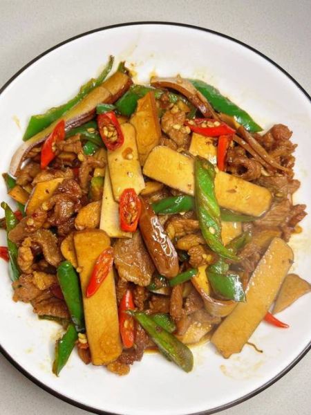 香干小炒肉怎么做_香干小炒肉用哪种香干-第2张图片-山城妙识