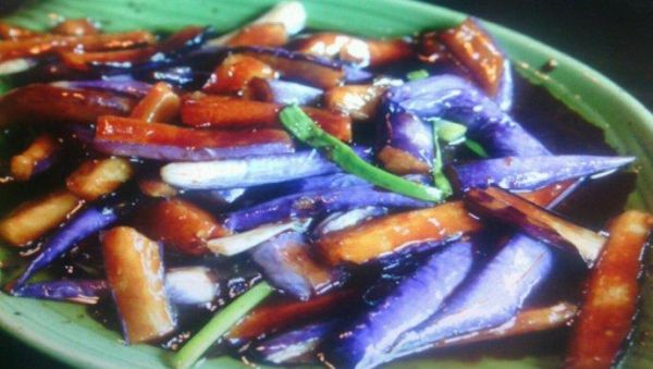 红烧长条茄子怎么做_长条茄子要不要去皮-第2张图片-山城妙识