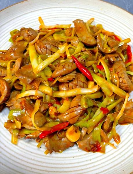 韭黄炒什么菜好吃_韭黄搭配什么食材更香-第1张图片-山城妙识 韭黄炒什么菜好吃_韭黄搭配什么食材更香-第1张图片-山城妙识