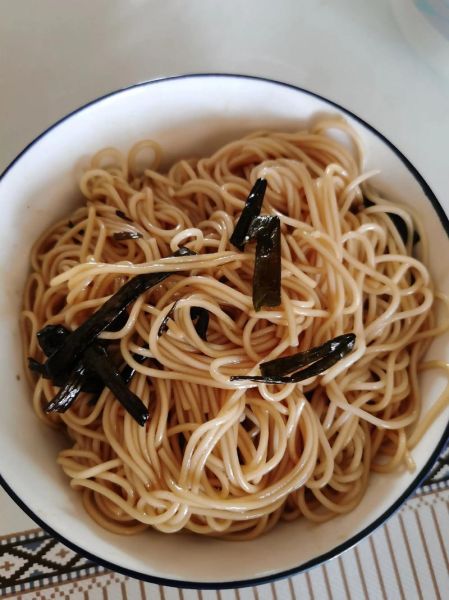 葱油拌面怎么做_最简单的葱油拌面做法-第3张图片-山城妙识