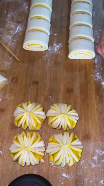 花卷拧法视频教程_花卷怎么拧好看又松软-第1张图片-山城妙识