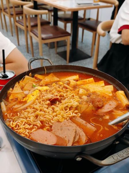 韩式火锅怎么做_韩式火锅和部队锅区别-第1张图片-山城妙识