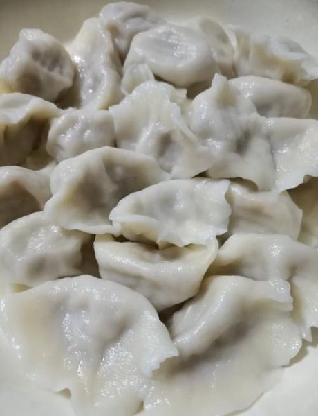 酸菜馅饺子怎么调馅好吃_酸菜饺子馅放什么调料-第1张图片-山城妙识