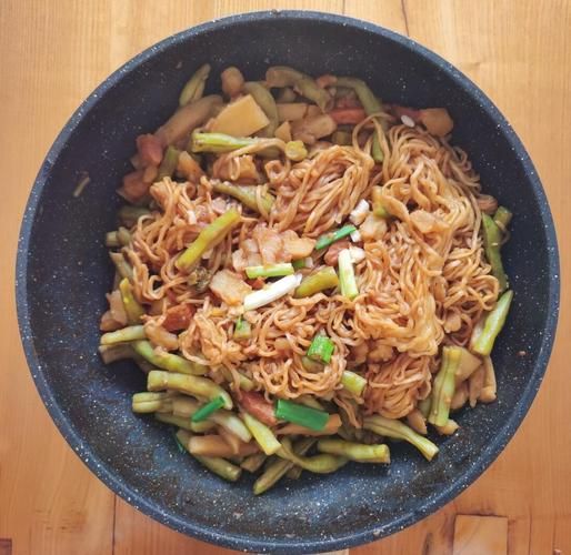 焖面一般焖几分钟_焖面多久能熟-第1张图片-山城妙识