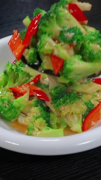 西兰花怎么炒好吃_西兰花炒多久才脆-第1张图片-山城妙识