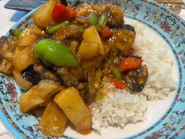 地三鲜盖饭热量高吗_地三鲜盖饭做法家常-第1张图片-山城妙识 地三鲜盖饭热量高吗_地三鲜盖饭做法家常-第1张图片-山城妙识