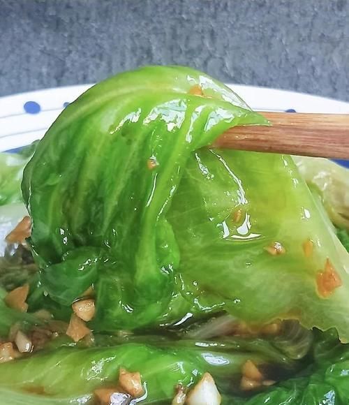 生菜焯水不变黑的小妙招_为什么焯水后发黑-第2张图片-山城妙识