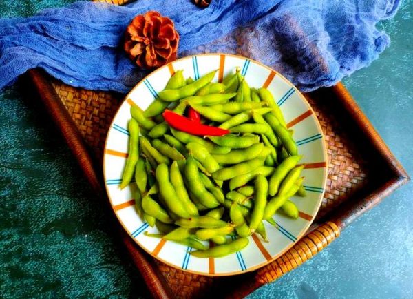 煮毛豆放小苏打可以变绿吗_小苏打让毛豆更翠绿原理-第3张图片-山城妙识