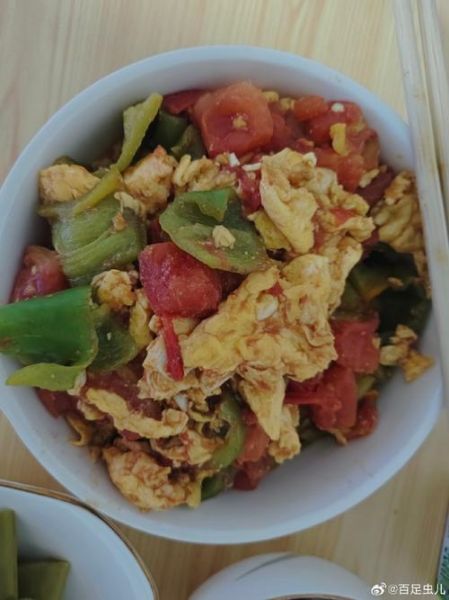 西红柿青椒炒鸡蛋怎么做_西红柿青椒炒鸡蛋热量高吗-第1张图片-山城妙识 西红柿青椒炒鸡蛋怎么做_西红柿青椒炒鸡蛋热量高吗-第1张图片-山城妙识