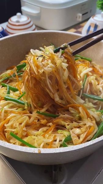 炒粉怎么炒_炒粉不粘锅的技巧-第3张图片-山城妙识