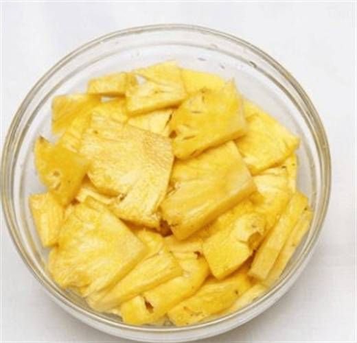 菠萝要用盐水泡多久_用冷开水还是热水-第1张图片-山城妙识