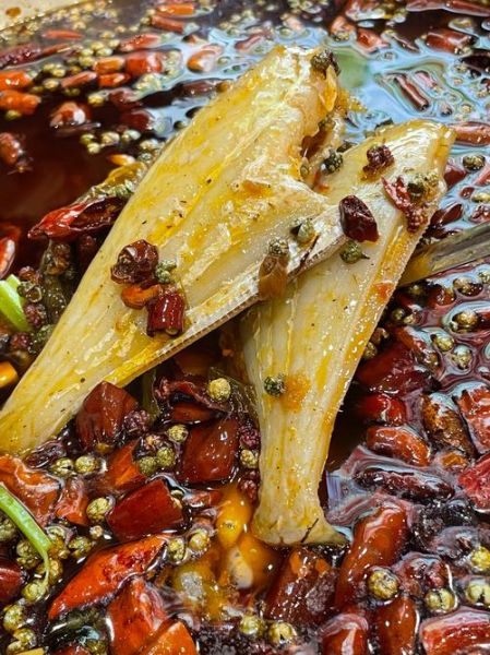 干锅耗儿鱼怎么做_干锅耗儿鱼热量高吗-第2张图片-山城妙识