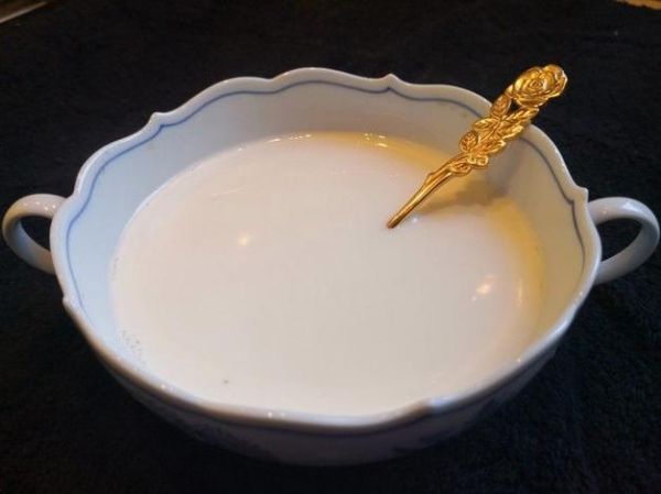 煮牛奶怎么才能不糊锅_牛奶糊锅怎么办-第1张图片-山城妙识 煮牛奶怎么才能不糊锅_牛奶糊锅怎么办-第1张图片-山城妙识