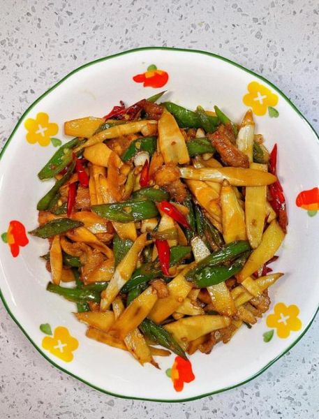 五花肉笋怎么做好吃_五花肉笋的做法大全-第2张图片-山城妙识