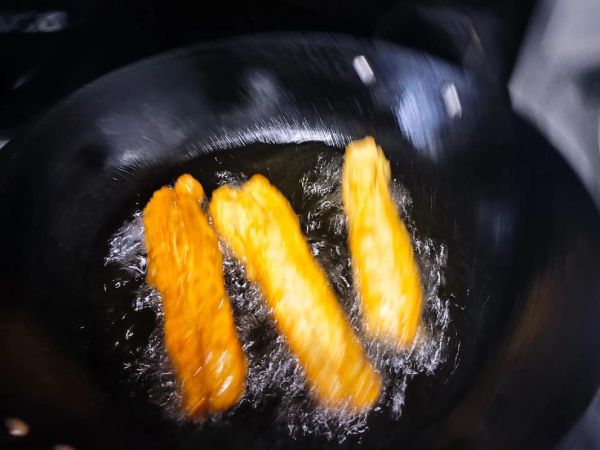 家常油条最简单做法_油条怎么和面才蓬松-第1张图片-山城妙识