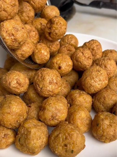 豆腐丸子怎么炸才蓬松_家常豆腐丸子制作方法-第1张图片-山城妙识