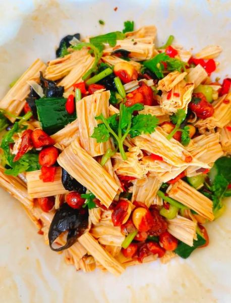 凉拌腐竹怎么做好吃_凉拌腐竹要不要焯水-第1张图片-山城妙识