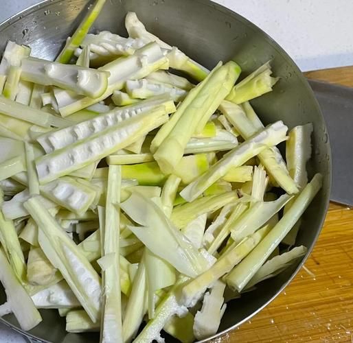 新鲜竹笋焯水多长时间_竹笋焯水几分钟去涩味-第1张图片-山城妙识 新鲜竹笋焯水多长时间_竹笋焯水几分钟去涩味-第1张图片-山城妙识