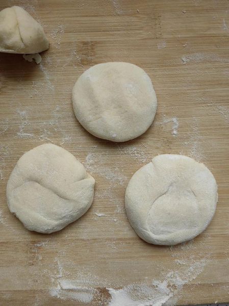 馅饼怎么做_家常馅饼皮不硬的秘诀-第2张图片-山城妙识