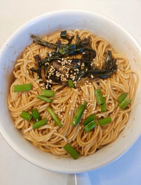 葱油面怎么做好吃又简单_葱油面家常做法步骤-第1张图片-山城妙识