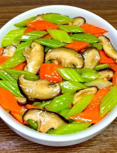 芹菜炒什么好吃_芹菜和什么搭配最香-第1张图片-山城妙识