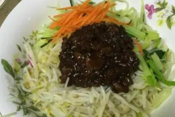 黄豆酱怎么做炸酱面_炸酱面黄豆酱比例是多少-第1张图片-山城妙识