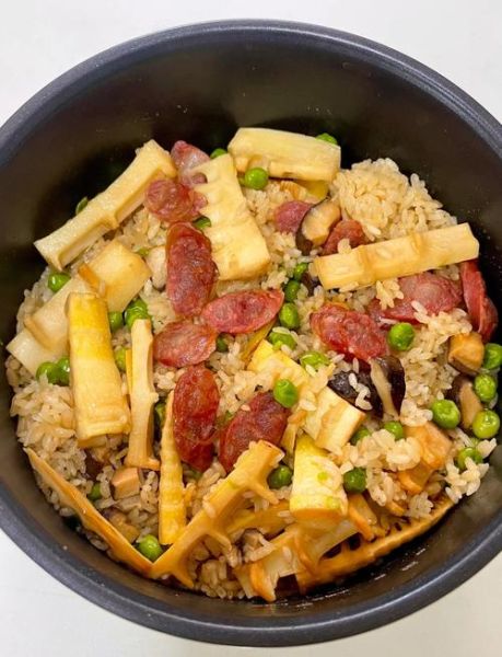 腊肠蒸米饭怎么蒸好吃_腊肠蒸米饭的做法步骤-第1张图片-山城妙识