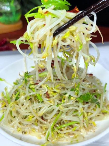 拌绿豆芽凉菜怎么做_绿豆芽焯水几分钟-第3张图片-山城妙识 拌绿豆芽凉菜怎么做_绿豆芽焯水几分钟-第3张图片-山城妙识