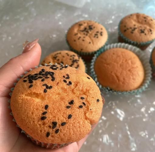 鸡蛋糕烤箱做法_鸡蛋糕为什么塌陷-第1张图片-山城妙识