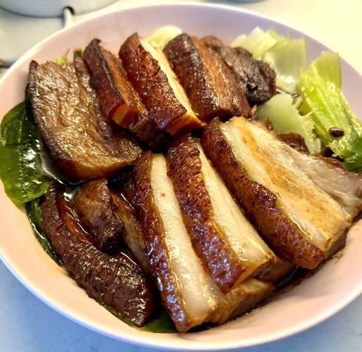 走油肉怎么做才外酥里嫩_正宗走油肉做法窍门-第1张图片-山城妙识