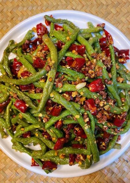 豇豆角怎么炒好吃_豇豆角的做法大全家常菜视频-第1张图片-山城妙识