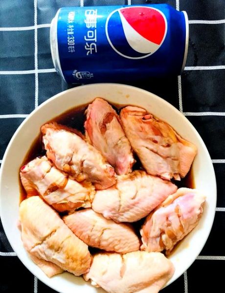 可乐鸡翅怎么做_家常可乐鸡翅做法步骤-第1张图片-山城妙识