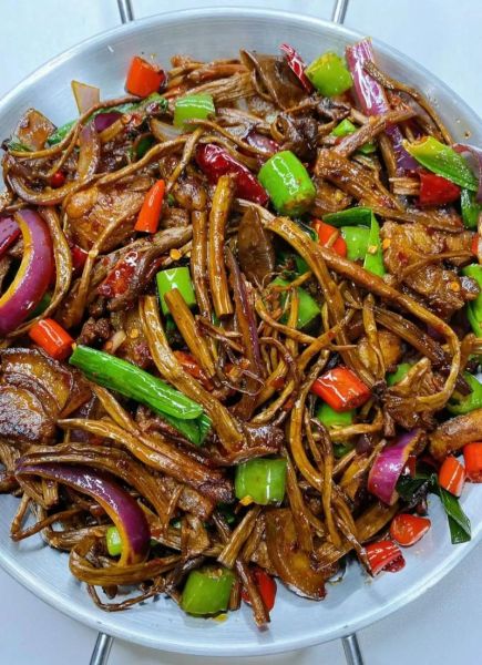 干锅茶树菇怎么做_干锅茶树菇热量高吗-第1张图片-山城妙识