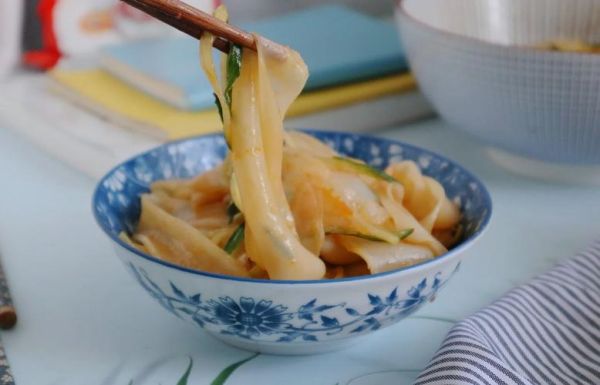 凉皮怎么做筋道有弹性_为什么一蒸就裂-第2张图片-山城妙识